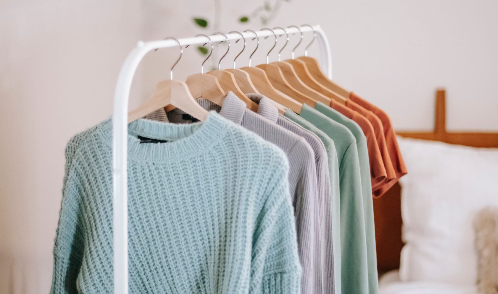 5 Easy Steps to Make Your Clothes Look Good Again | ihateironing